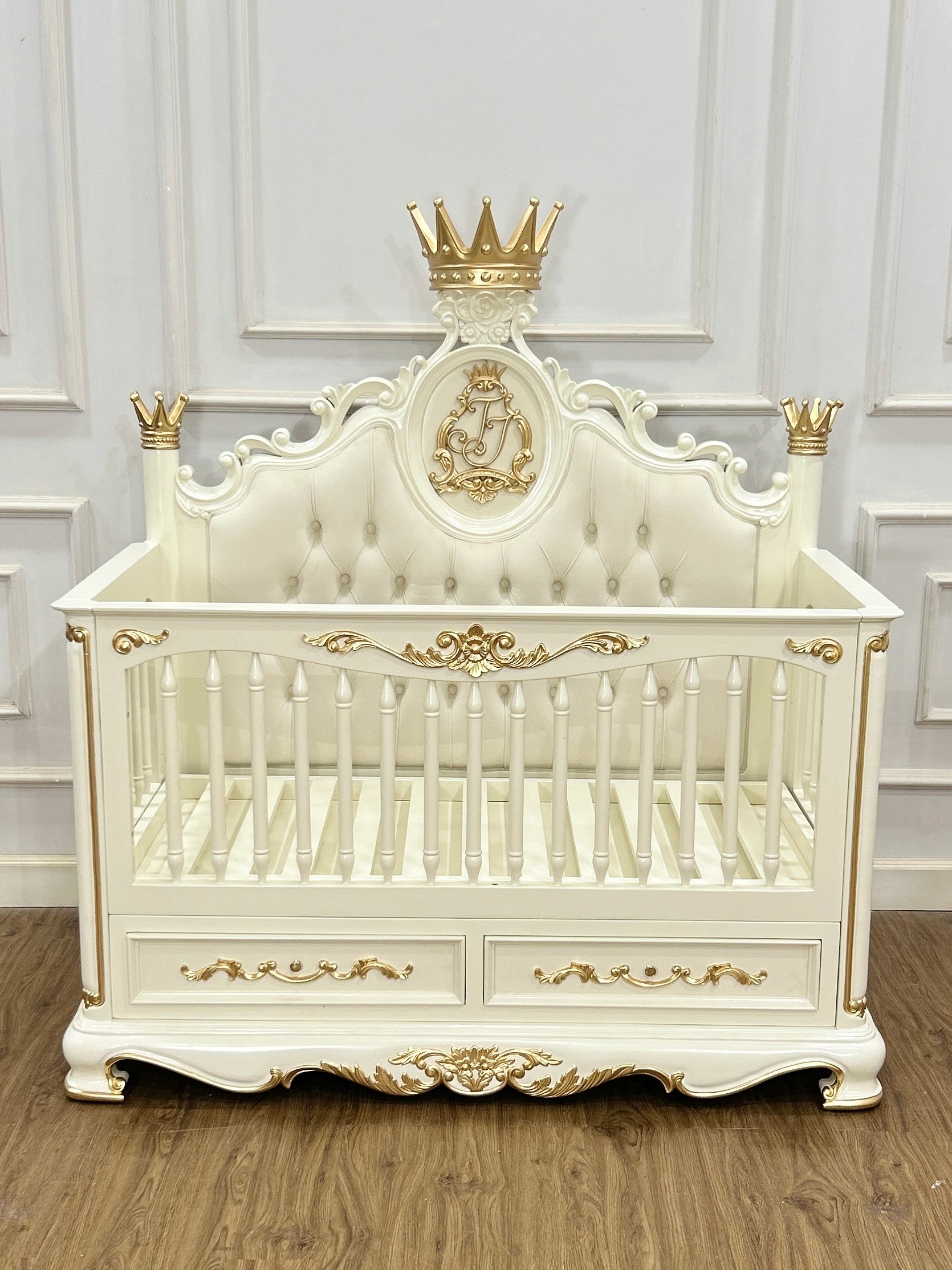 Una Crown Cot – LINGLUX BESPOKE BABY FURNITURE LTD