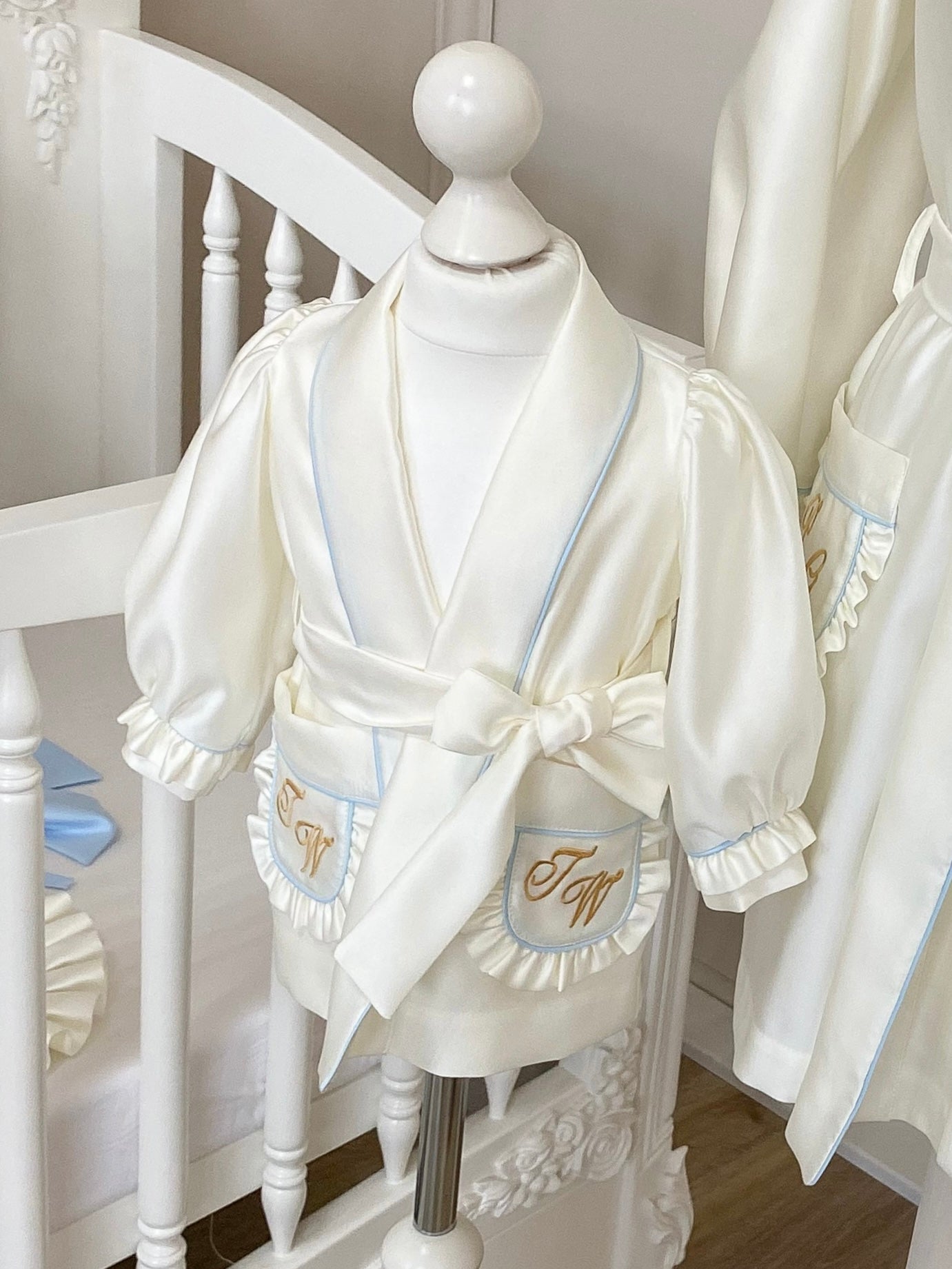 Baby Night Gown – LINGLUX BESPOKE BABY FURNITURE LTD